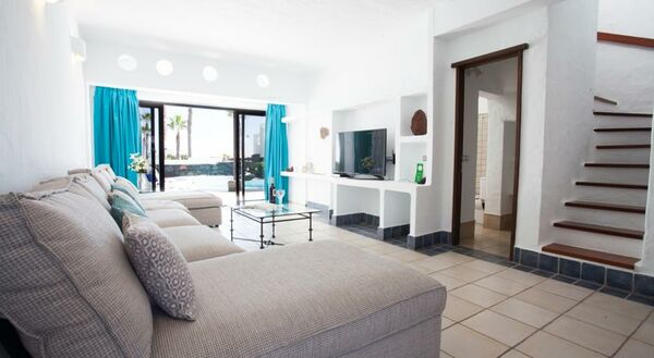 Kamezi Boutique Villas - Playa Blanca, Lanzarote - On The Beach