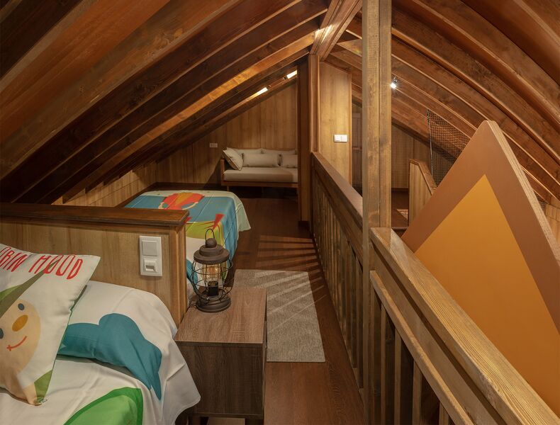 Magic Robin Hood - Albir, Costa Blanca - On The Beach