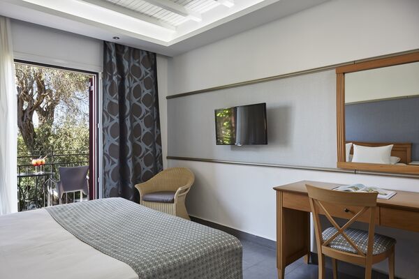 Sentido Apollo Palace - Messonghi, Corfu - On The Beach