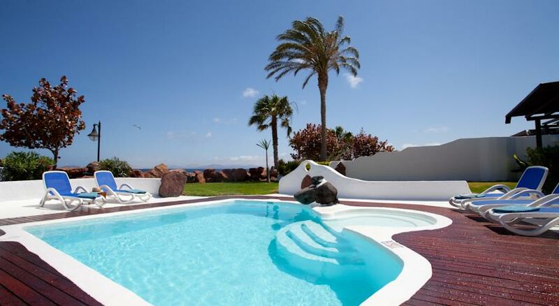 Kamezi Boutique Villas - Playa Blanca, Lanzarote - On The Beach