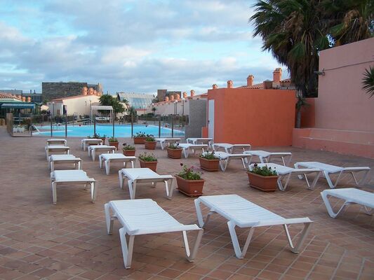 Bungalows Castillo Playa - Caleta De Fuste, Fuerteventura - On The Beach
