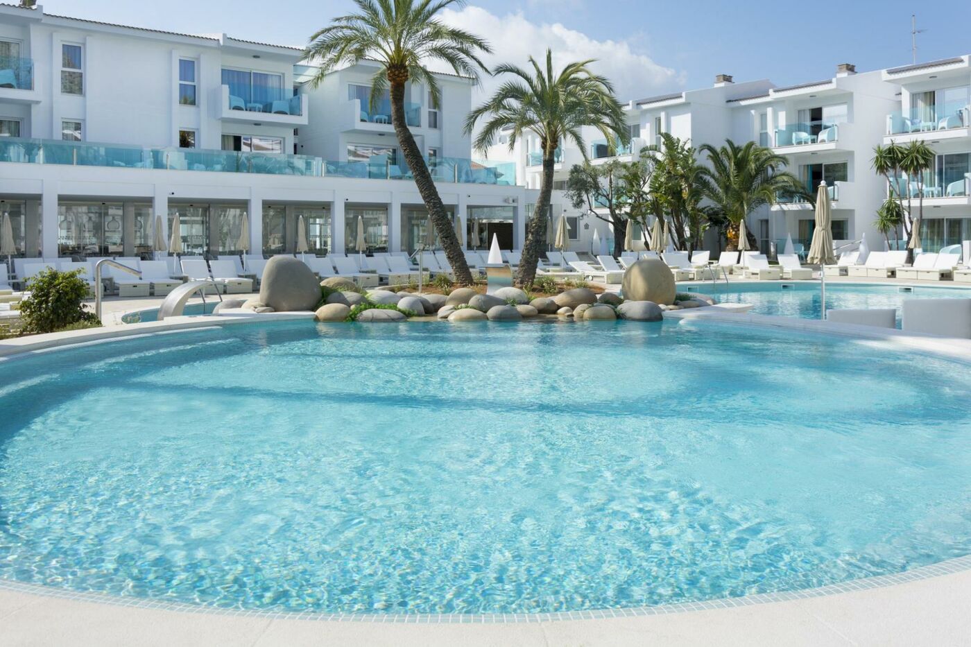 Majorca Holidays 2022 | On the Beach