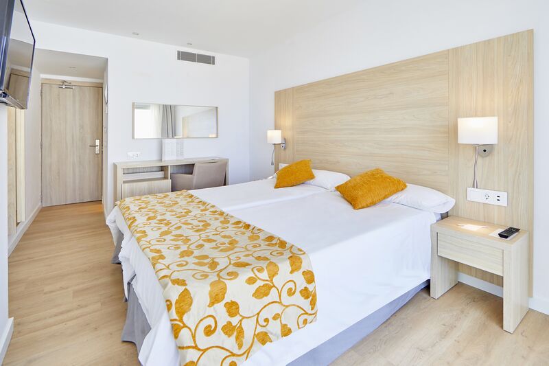 Hotel Ilusion Moreyo - Adults Only - Cala Bona, Majorca - On The Beach