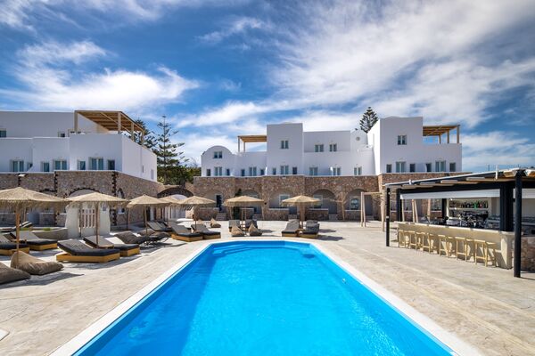 Aelia Luxury Suites - Karterados, Santorini - On The Beach