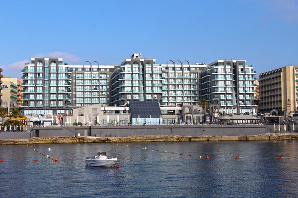 AX ODYCY - Qawra, Malta - On The Beach