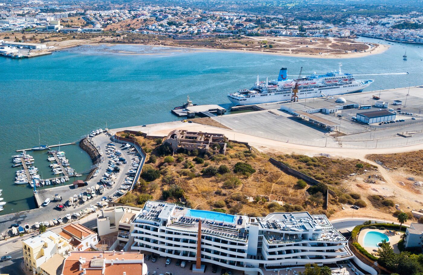 Hotel Globo - Portimao, Algarve - On The Beach