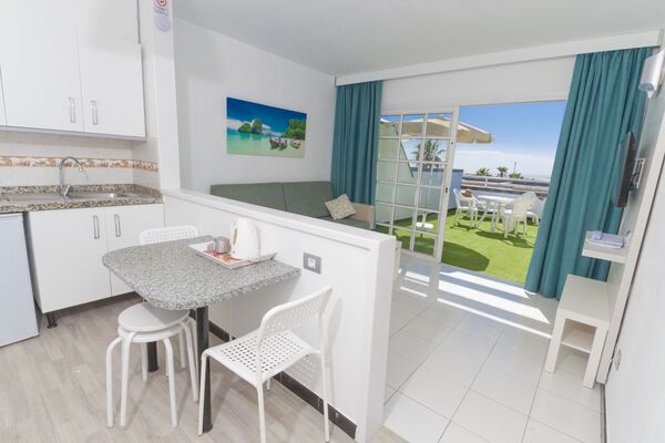 Vista Oasis Bungalows - Maspalomas, Gran Canaria - On The Beach