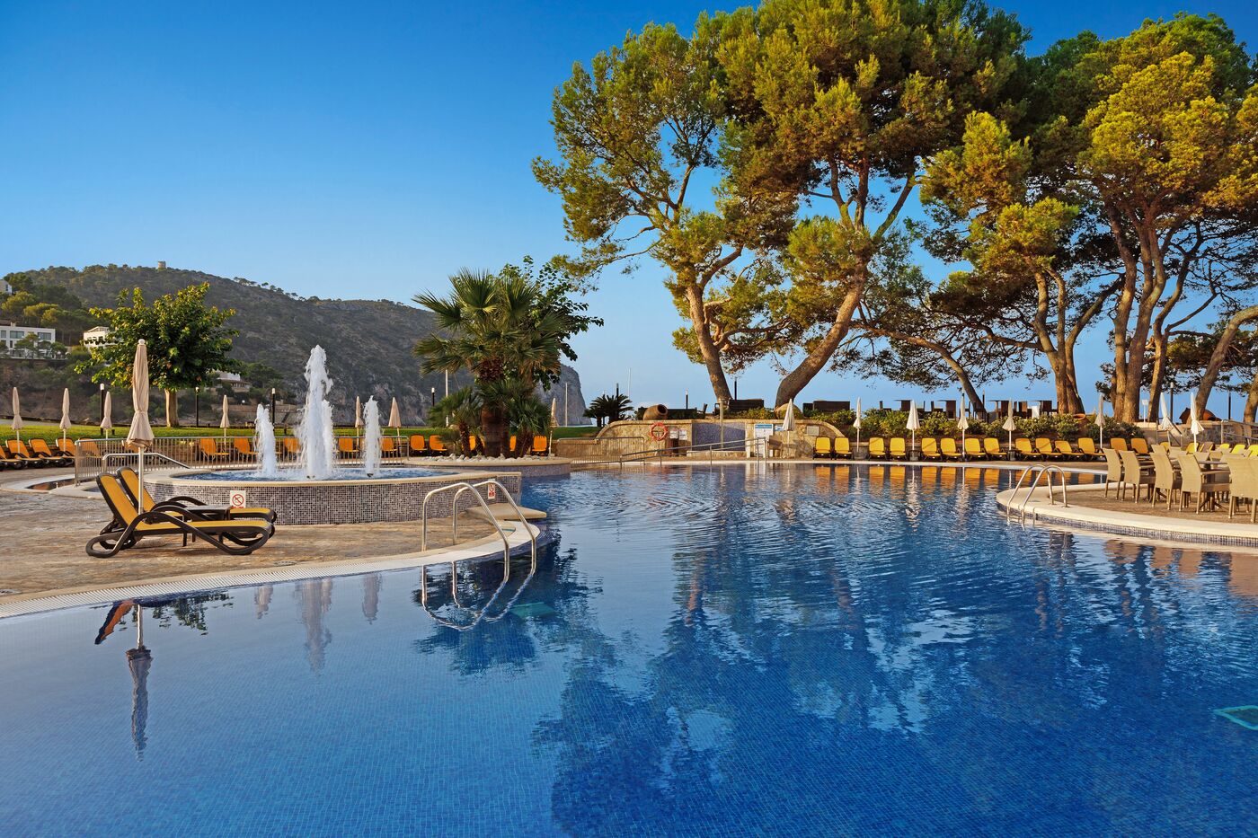 Majorca Holidays 2022 | On the Beach