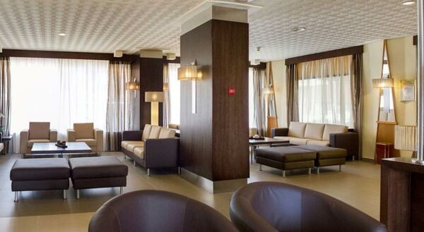 Hotel Rincon Sol - Rincon De La Victoria, Costa del Sol - On The Beach