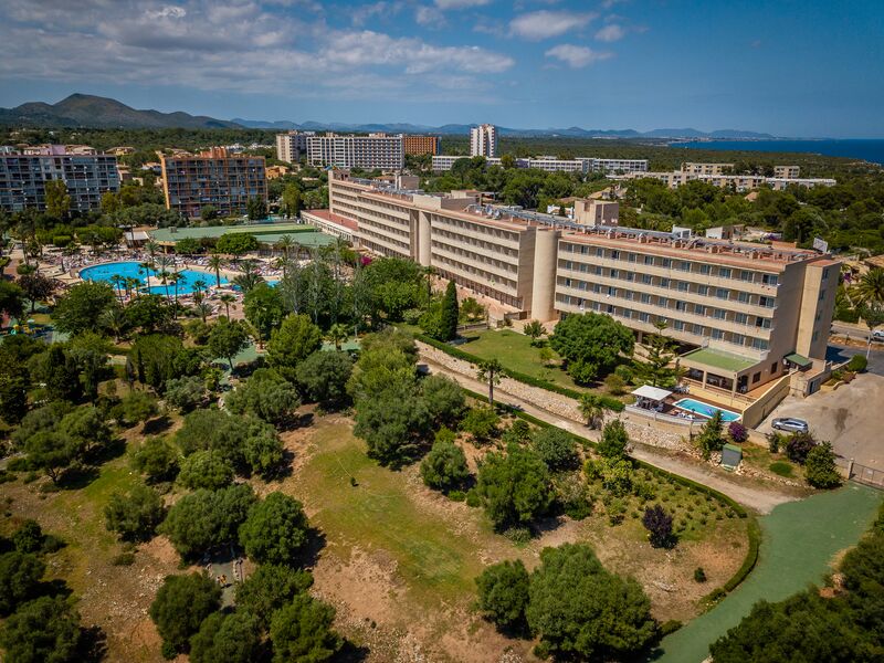 Club Cala Romani - Calas De Mallorca, Majorca - On The Beach
