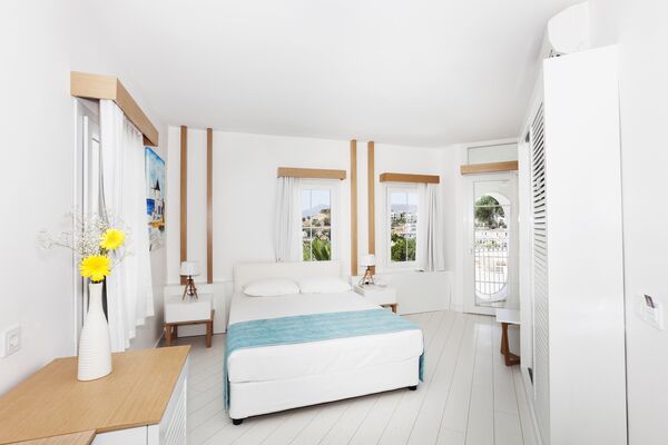 Labranda TMT Bodrum Resort - Bodrum - On The Beach