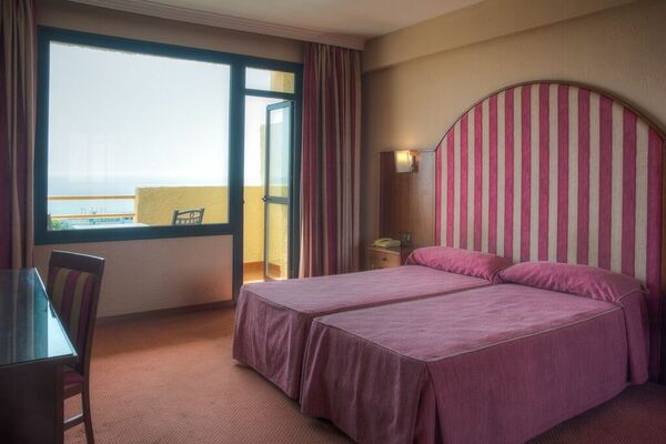 BlueSea Al-Andalus - Torremolinos, Costa del Sol - On The Beach