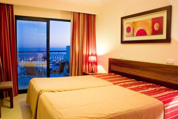 Cerro Mar Atlantico - Albufeira, Algarve - On The Beach