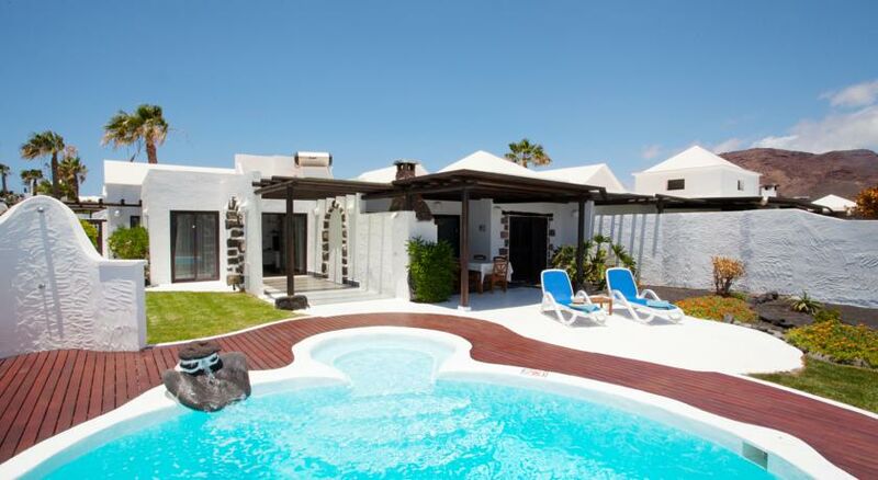 Kamezi Boutique Villas - Playa Blanca, Lanzarote - On The Beach