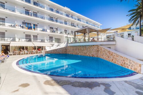 BQ Delfin Azul - Port D Alcudia, Majorca - On The Beach