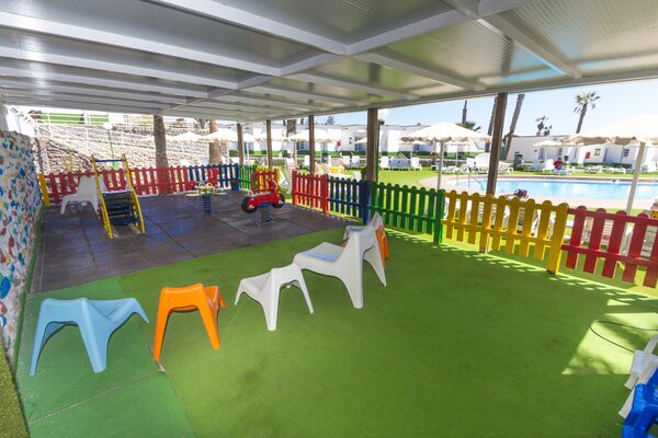 Vista Oasis Bungalows - Maspalomas, Gran Canaria - On The Beach