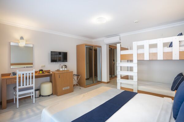 Master Family Club - Okurcalar, Antalya - On The Beach