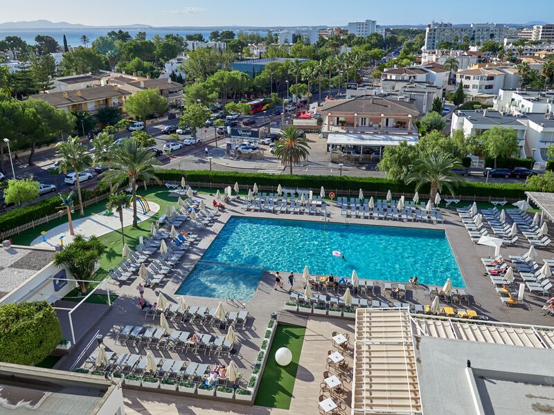 BQ Delfin Azul - Port D Alcudia, Majorca - On The Beach