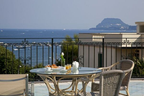 Villa Luisa - Pozzuoli, Neapolitan Riviera - On The Beach