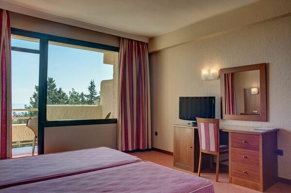 BlueSea Al-Andalus - Torremolinos, Costa del Sol - On The Beach