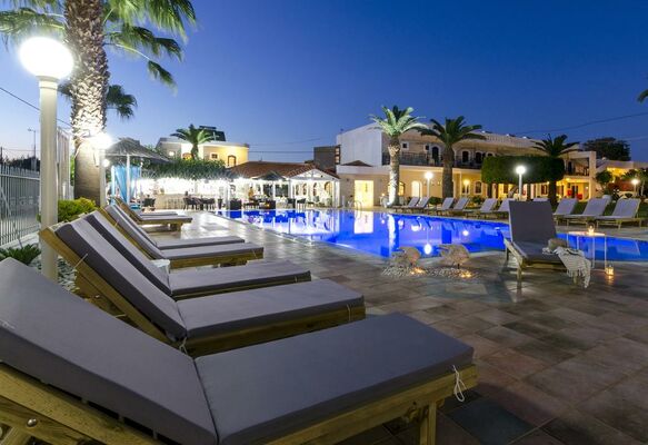 Stelios Gardens - Malia, Crete - On The Beach